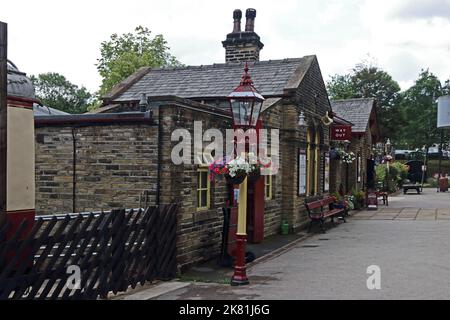Platform side of Oxenhope Station on Keighley & Worth Valley Railway ...