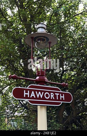 Haworth Station on the Keighley and Worth Valley Railway line, Haworth ...