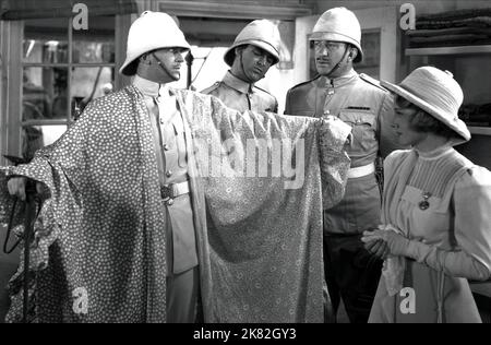 DOUGLAS FAIRBANKS Jr and CARY GRANT in GUNGA DIN 1939 director GEORGE ...