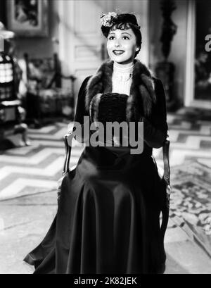 ESCAPADE, Luise Rainer, director Robert Z. Leonard, (hands in pockets ...