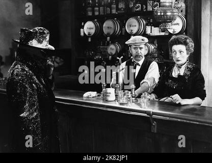 CLAUDE RAINS in THE INVISIBLE MAN (1933), directed by JAMES WHALE ...