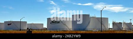 MCPHERSON, KANSAS - SEPTEMBER 19, 2022 CHS oil refinery in McPherson is ...