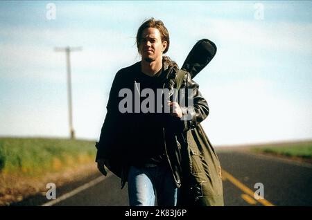 MARK WAHLBERG as Chris 'Izzy' Cole in ROCK STAR 2001 director STEPHEN ...