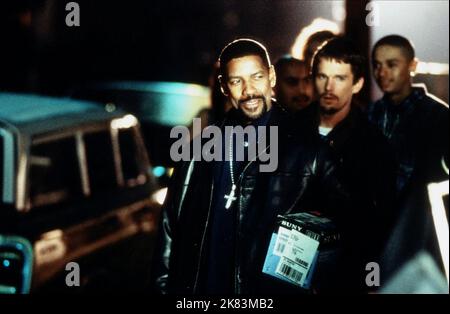 TRAINING DAY, Denzel Washington, Ethan Hawke, 2001 Stock Photo - Alamy