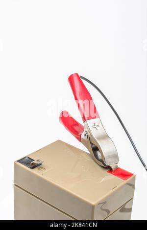 Red positive / +'ve battery terminal crocodile clip / alligator clamp ...