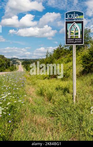 Iowa. Scenic Byway Sign, Highway E17 Stock Photo - Alamy