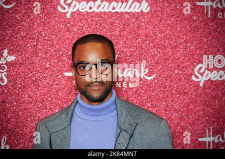 Ronnie Rowe Jr. attends Hallmark's Countdown to Christmas red carpet at ...