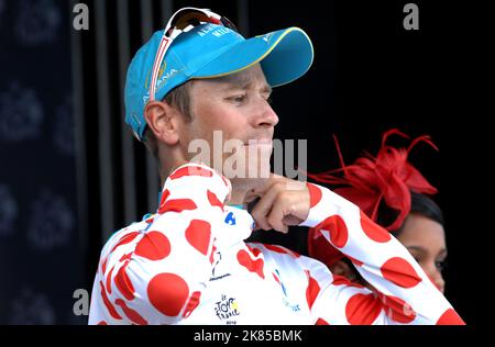 Fredrik Kessiakoff team Astana collects his mountain leader's jersey on ...