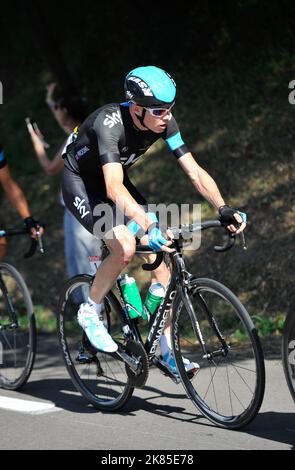 Team Sky Procycling's Chris Froome and Bradley Wiggins do the last ...