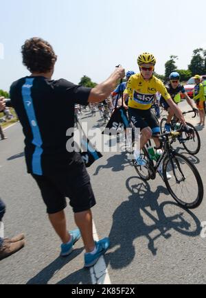 Team Sky Procycling's Chris Froome and Bradley Wiggins do the last ...