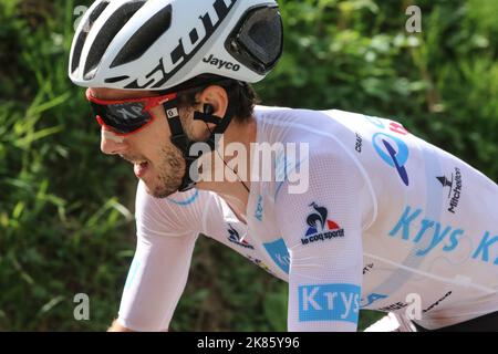 Adam Yates GB Orica BikeExchange finished 16th and retained the lead ...