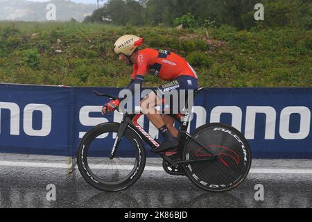 Vincenzo Nibali competes in stage 9 of the Giro d'Italia Stock Photo ...