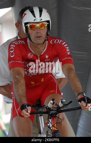 Cofidis Le Credit En Ligne's Christophe Kern wearing the King of The ...