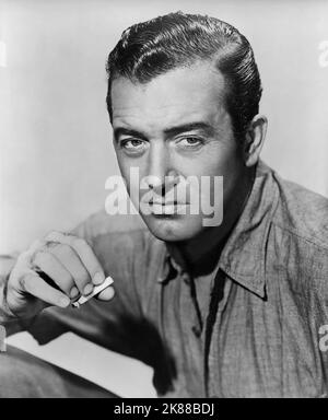 John Payne Actor 01 May 1956 **WARNING** This Photograph is for ...