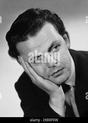 DAVID TOMLINSON ACTOR (1948 Stock Photo - Alamy