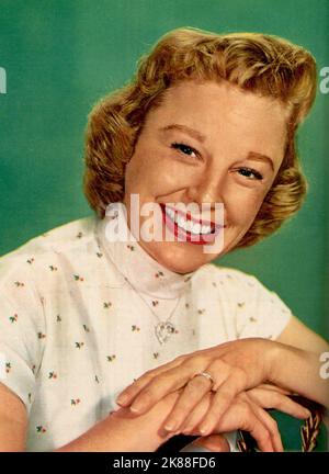 June Allyson Actress 01 May 1955 **WARNING** This Photograph is for ...