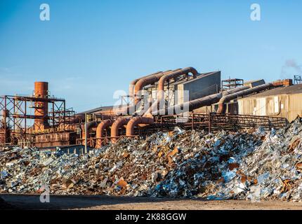 Scrap metal before used in steel mill Stock Photo - Alamy
