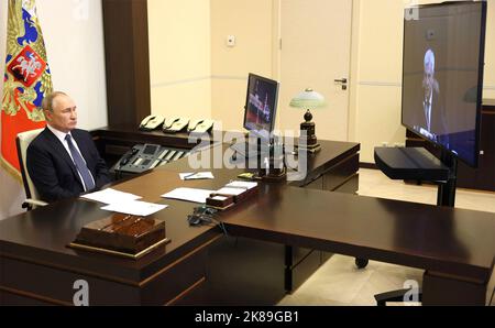 Novo-Ogaryovo, Russia. 21st Oct, 2022. Russian President Vladimir Putin ...