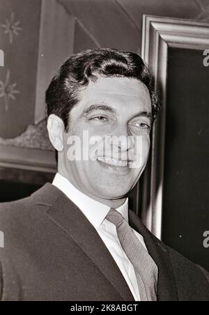 FRANKIE VAUGHAN (1928-1999) English singer in December 1965.Photo: Tony ...