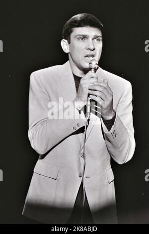 American pop singer Gene Pitney with his wife Lynn and their 7 months ...