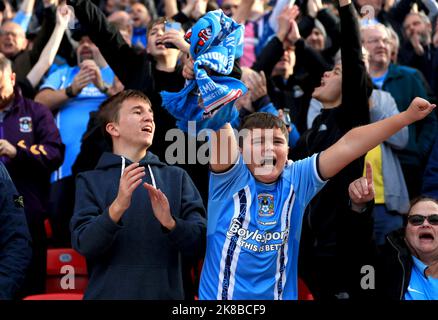 Coventry City fans celebrate during the Sky Bet Championship match at ...