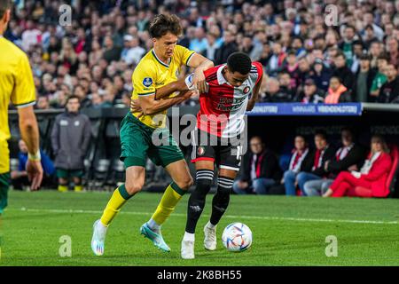 Rotterdam - Cole Bassett of Fortuna Sittard, Paul Gladon of Fortuna ...