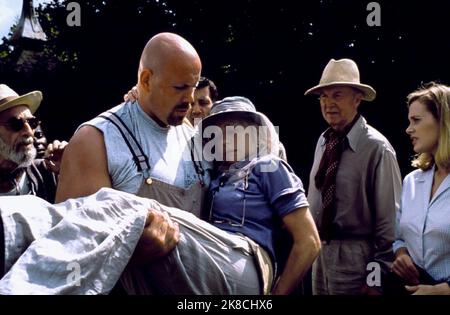 David Kelly Film: Greenfingers (2000) Characters: Fergus Wilks Director ...