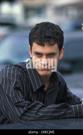 Tom Everett Scott Film: Attraction (2000) Characters: Garrett Director ...