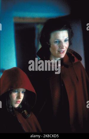 CHOCOLAT JULIETTE BINOCHE, VICTOIRE THIVISOL Date: 2000 Stock Photo - Alamy
