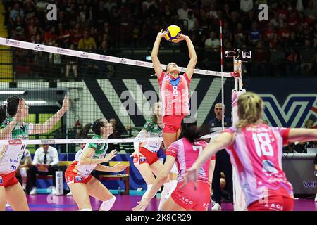 8 ALESSIA ORRO (Vero Volley Milano) at service during Vero Volley ...