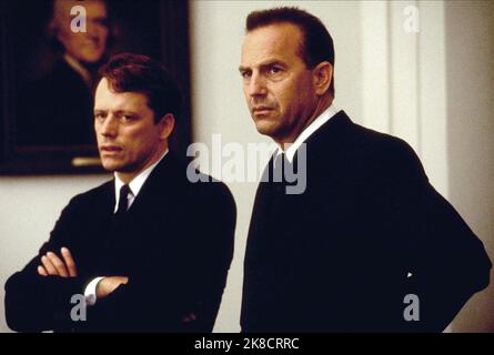 Steven Culp, Kevin Costner & Roger Donaldson Film: Thirteen Days (2000 ...