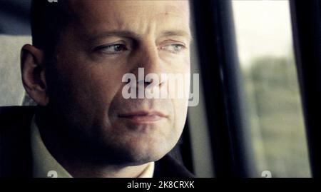 Bruce Willis Film: Unbreakable (USA 2000) Characters: David Dunn ...