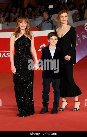 (L R) Sara Lazzaro, Leone Cardaci and Camilla Filippi attend the red ...