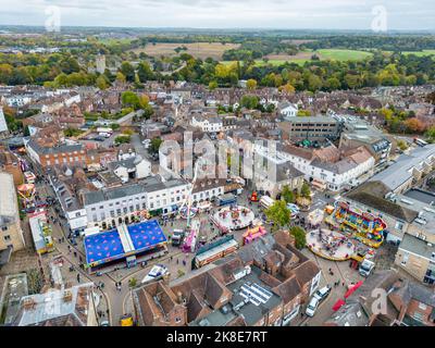 Warwick, UK. 22nd Oct, 2022. Warwick town centre is filled with fun ...