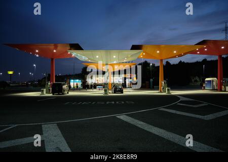 Repsol gas station desingned by Norman Foster in 1997. Benalmádena ...