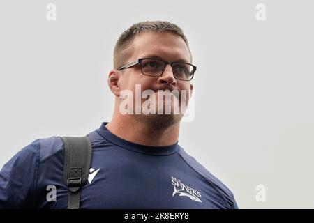Nick Schonert #3 of Sale Sharks salutes the fans after the European ...