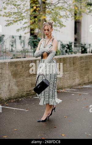 Street style, Romane Innc arriving at Patou Fall-Winter 2022-2023 ...