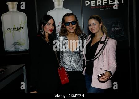 Djamila Rowe, Ron Bielecki und Yvonne Woelke auf der 25. Venus Berlin ...