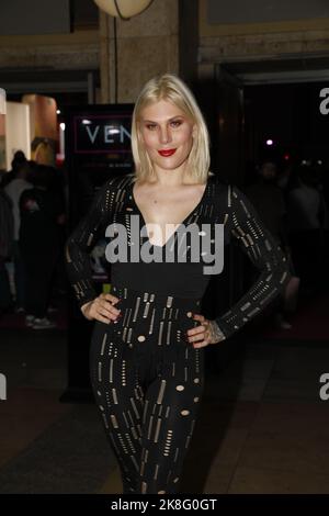 Arielle Rippegather auf der 25. Venus Berlin 2022 in den Messehallen ...