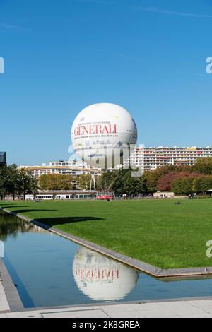 Famous Paris hot air balloon at the Paris Hotel on Las Vegas Boulevard ...