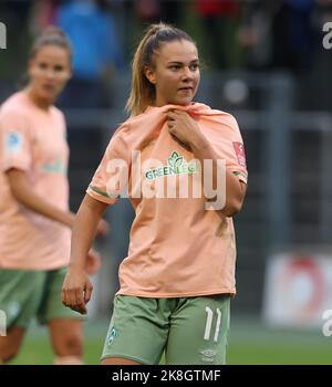 Maja Sternad (SV Werder Bremen #11), Freisteller, Portrait / Portr?t ...