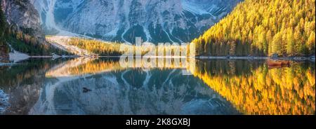 Autumn in perfect reflection of Woods Lake, Colorado Stock Photo - Alamy