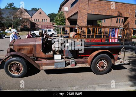 An antique Maxim fire engine Stock Photo - Alamy