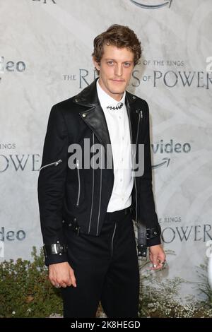 Robert Strange attends the World premiere of "The Lord Of The Rings ...