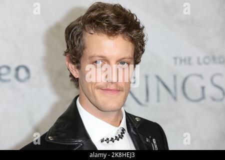 Robert Strange attends the World premiere of "The Lord Of The Rings ...