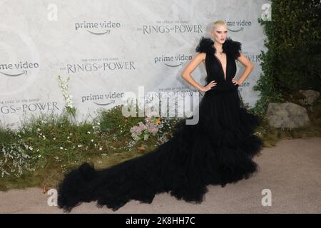 Bridie Sisson attends the World premiere of "The Lord Of The Rings: The ...