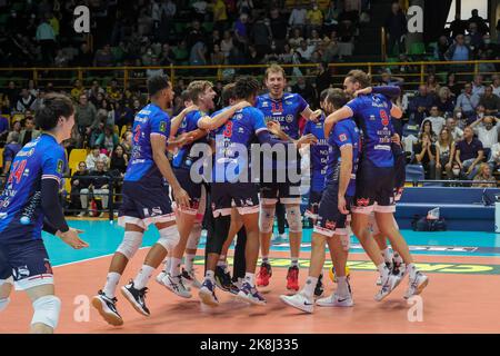 Team won the match (Valsa Group Modena) during the Volleyball CEV Cup ...