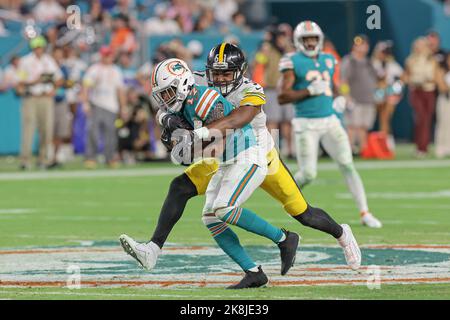 MIAMI GARDENS, FL - OCTOBER 17: Miami wide receiver Malachi Toney (10 ...