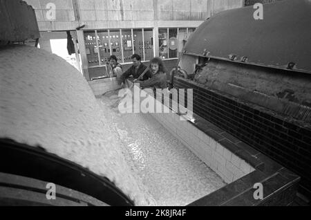 Greaker 19770513. Greaker Industrier. Wood processing. Paper production ...