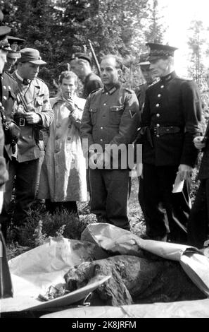 Trandum June 1945. Minister President Vidkun Quisling and soldiers at ...